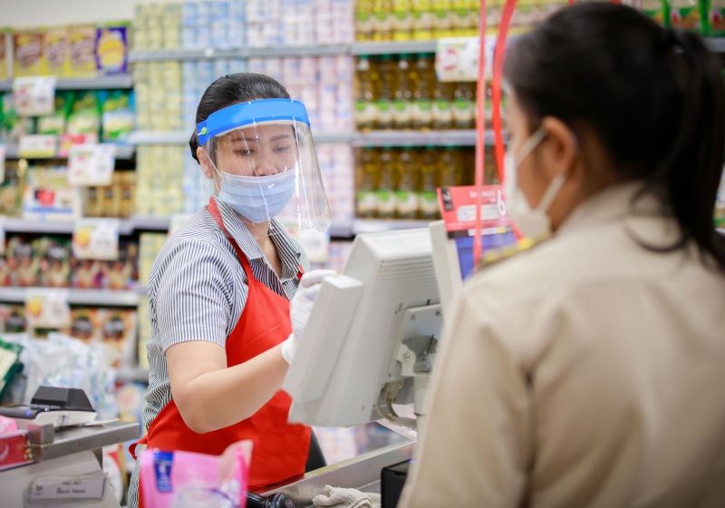 How Retail and Grocery Workers Face Violence Over Mask Enforcement ...